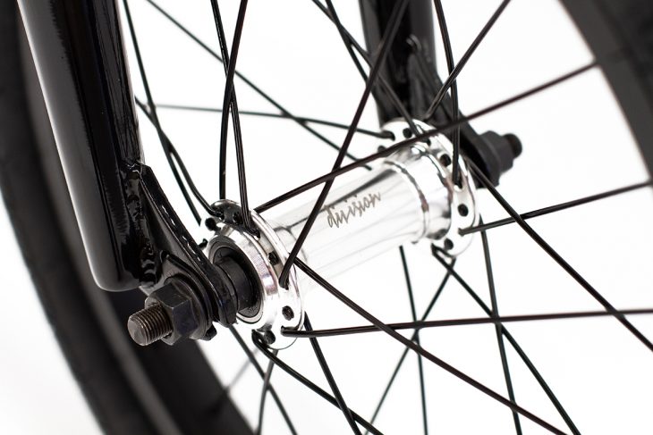 Division Brand Blitzer16 Black Front Hub - Division Brand